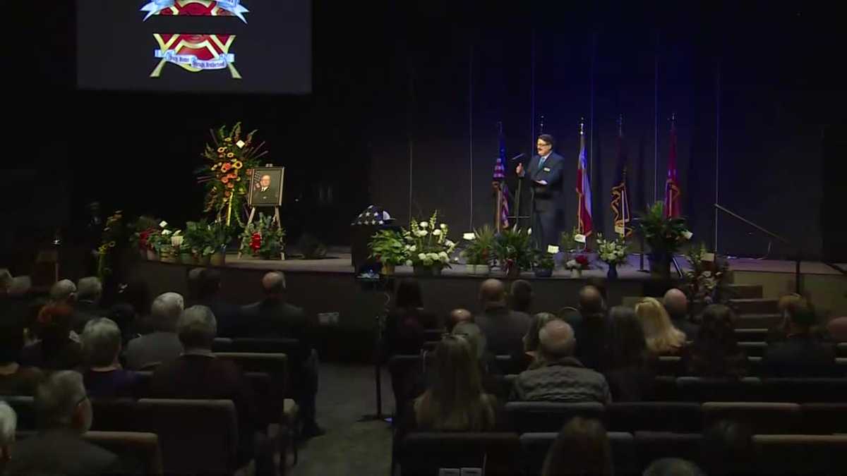 Fort Smith, Arkansas honors fire chief with procession, funeral