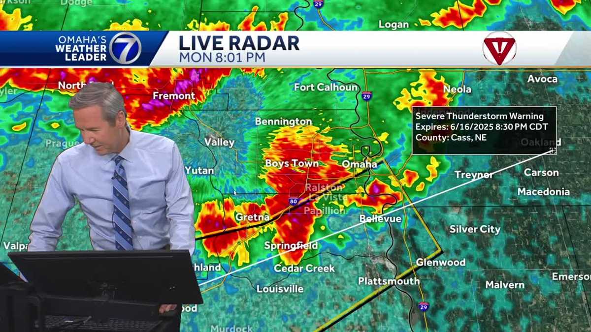 College World Series: Severe thunderstorms suspend LSU-UCLA game