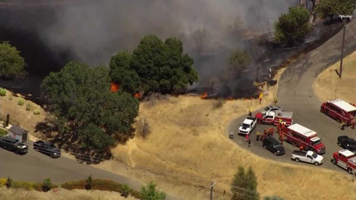 Vacaville Fire District battles vegetation fire near Allendale