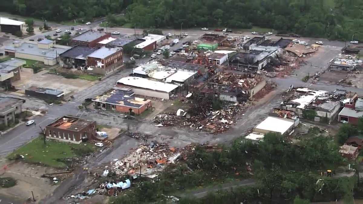 Sulphur cancels class after tornado devastates town