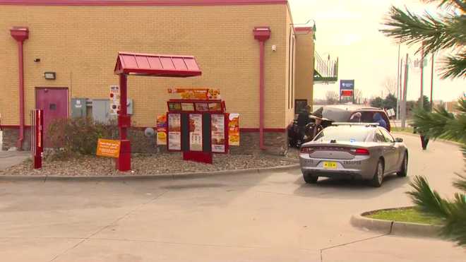 Pursuit ends in Altoona when SUV crashes into Popeyes