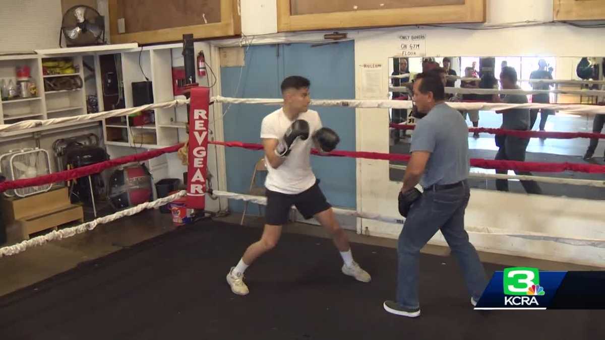 Sacramento’s Albert Ochoa gets help from Tony ‘The Tiger’ Lopez for ...