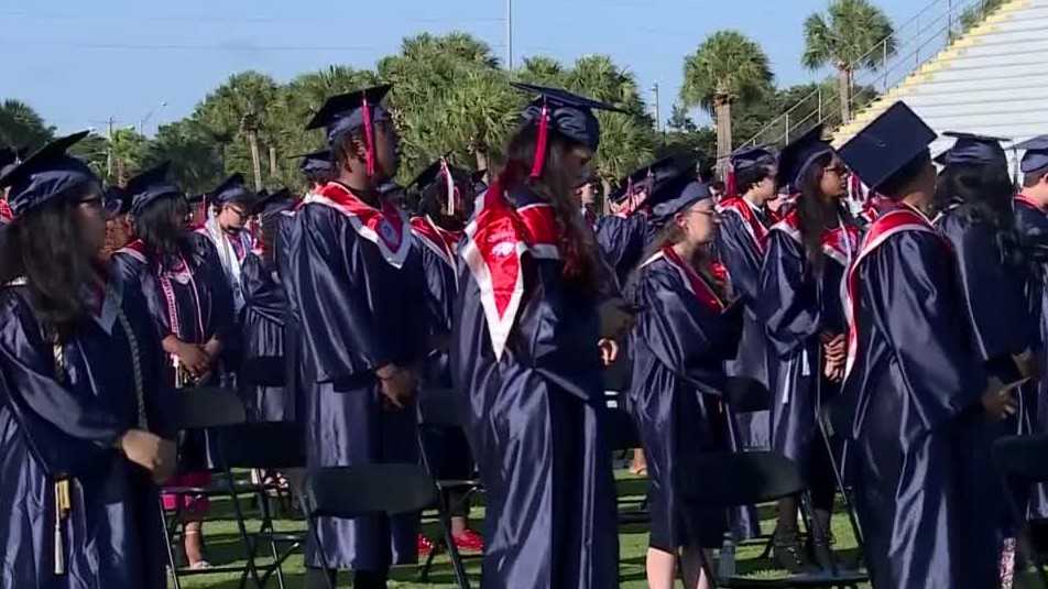 Florida students accept diplomas after school amid pandemic