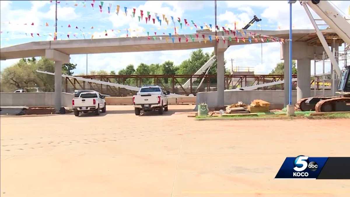 Pedestrian bridge over Northwest Expressway closer to completion