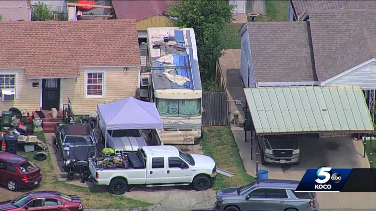 Oklahoma suspect in custody after 10-hour standoff