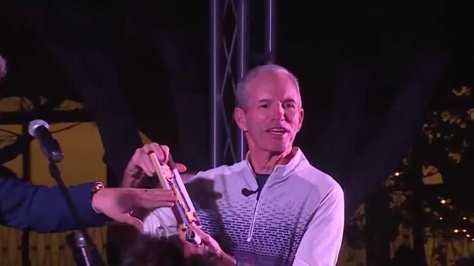 Mike Lyons receives key to Florida city
