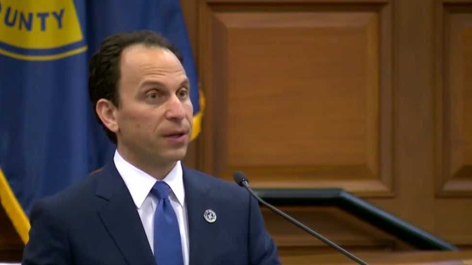 Greenberg presents first budget as Louisville mayor