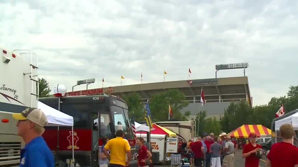 Excitement builds ahead of Saturday's Cy-Hawk rivalry game