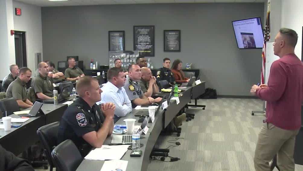Kentucky police departments train to be better communicators
