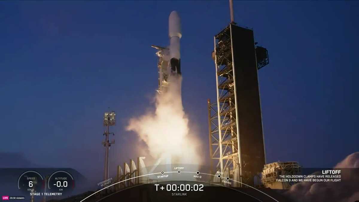 SpaceX launch: Starlink satellites take off from Kennedy Space Center