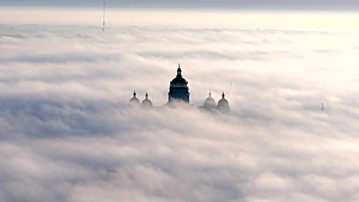 Watch: Iowa State Capitol building surrounded by fog