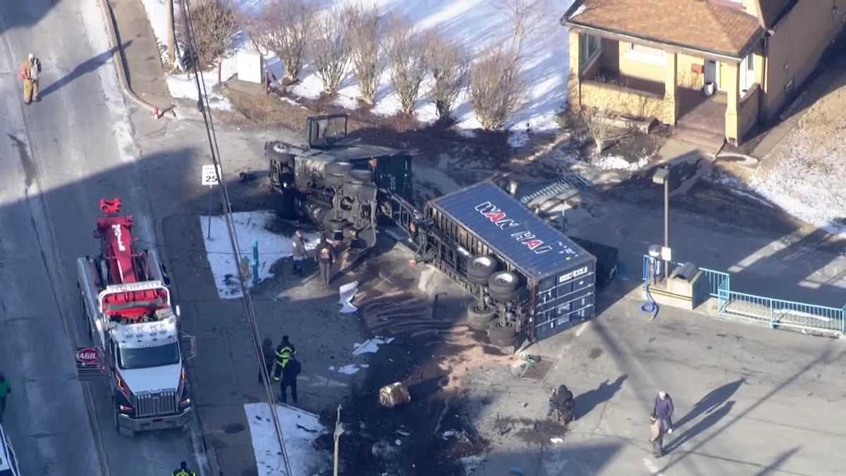 1 injured in tractor trailer rollover crash in North Versailles