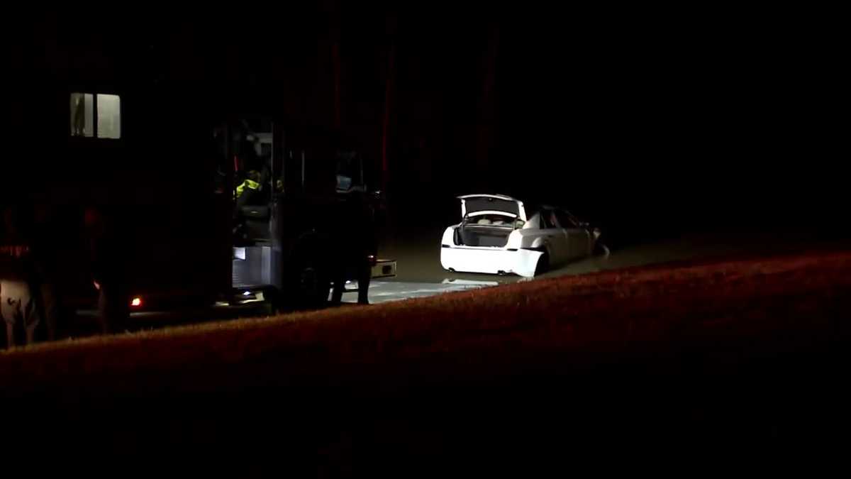 Officials: Vehicle rescue underway near Shawnee Park boat ramp