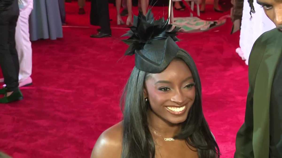 PHOTOS: Stars walk the red carpet at Derby Eve parties in Louisville