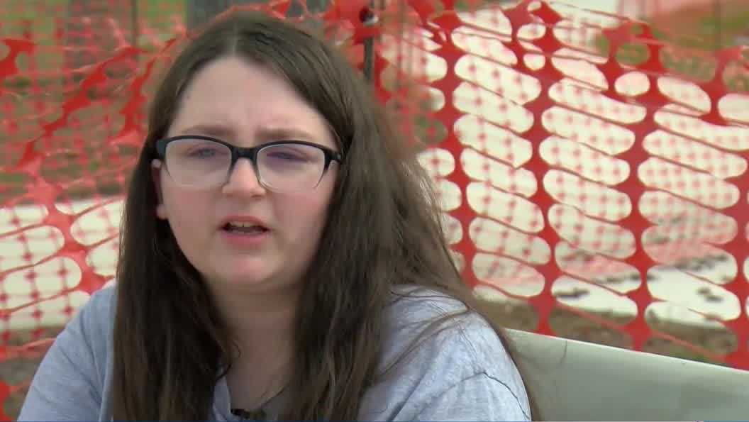 A woman recounts her heroic attempt to save fallen Deputy Sergeant Elio Diaz