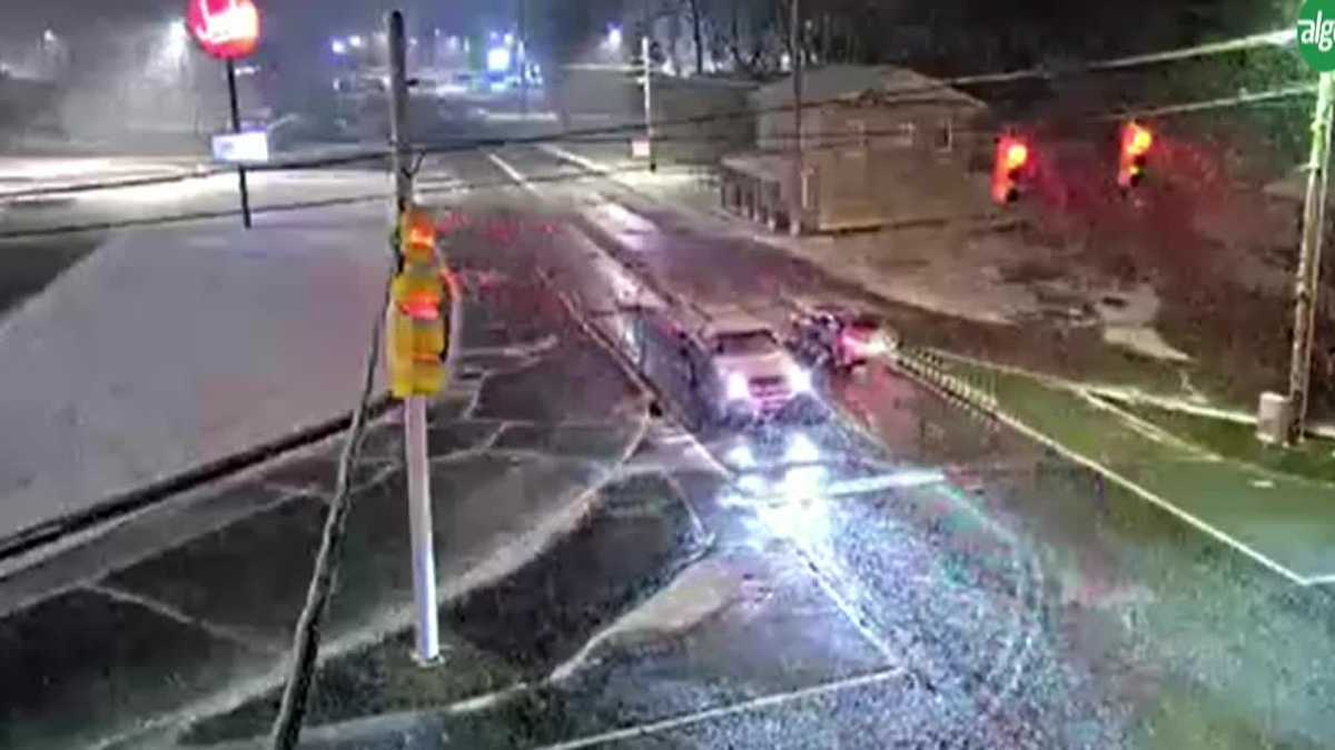 A look at snow falling in North Alabama during winter storm