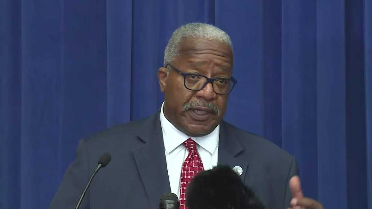 Florida mayor announces lawsuit targeted at water supply concerns