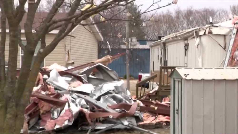 Strong winds rip off industrial roof in Waterloo, damages homes, traps ...