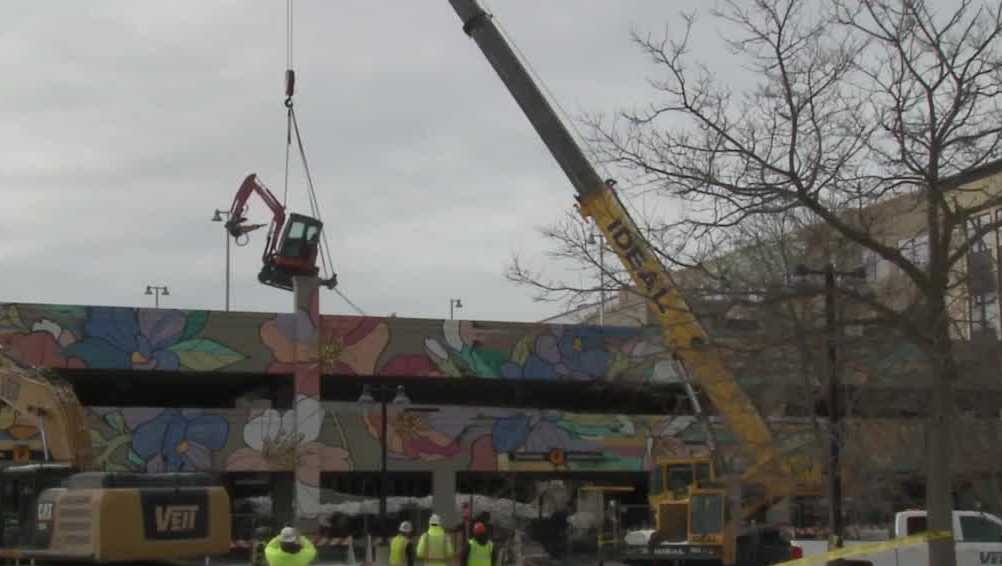 Crane to remove cars from the 3rd level of Bayshore collapsed garage