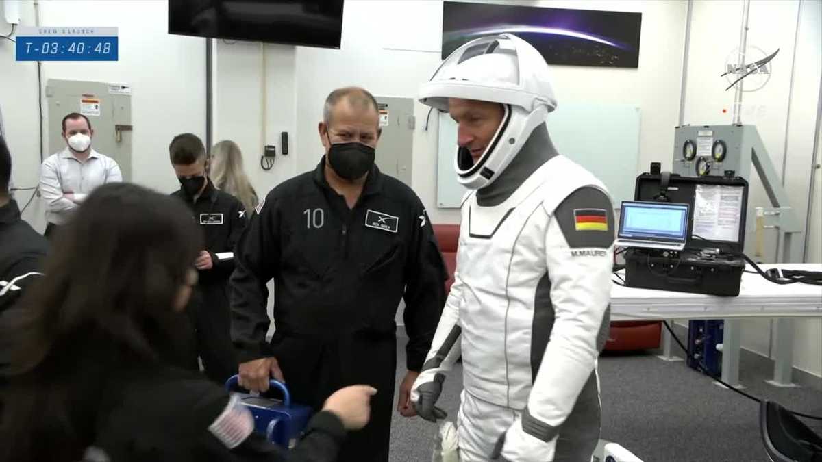 VIDEO: SpaceX's fifth human launch takes flight