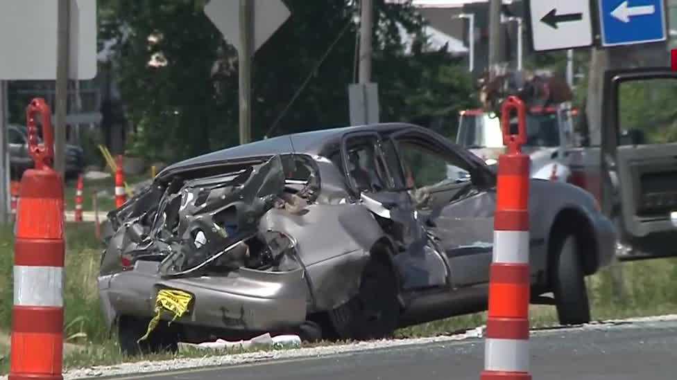 Pewaukee crash: 2 dead, capitol Dr. and Pewaukee Rd. reopen