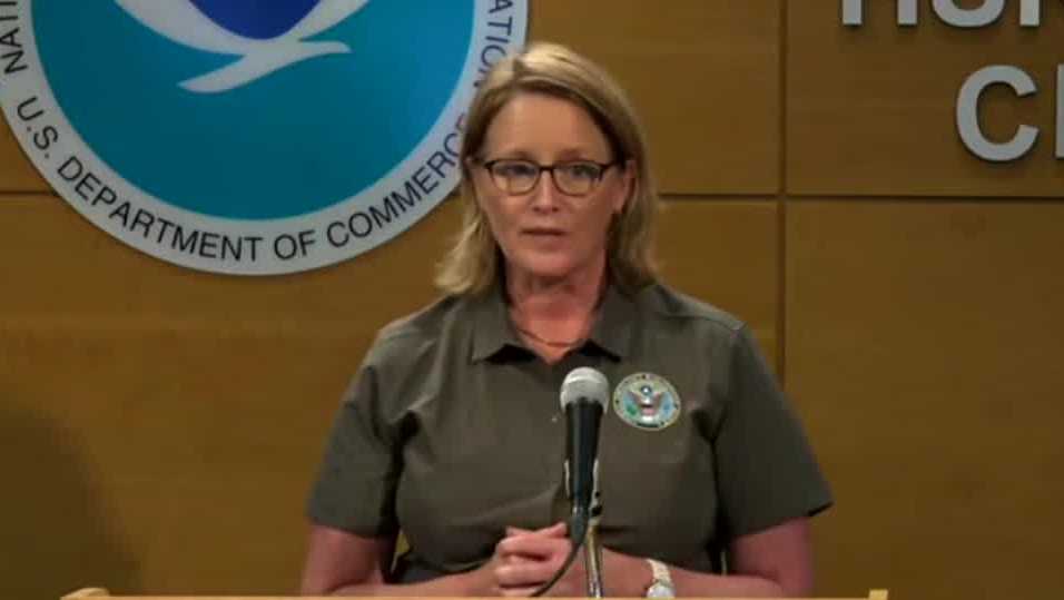 NOAA forecasts near-average hurricane season