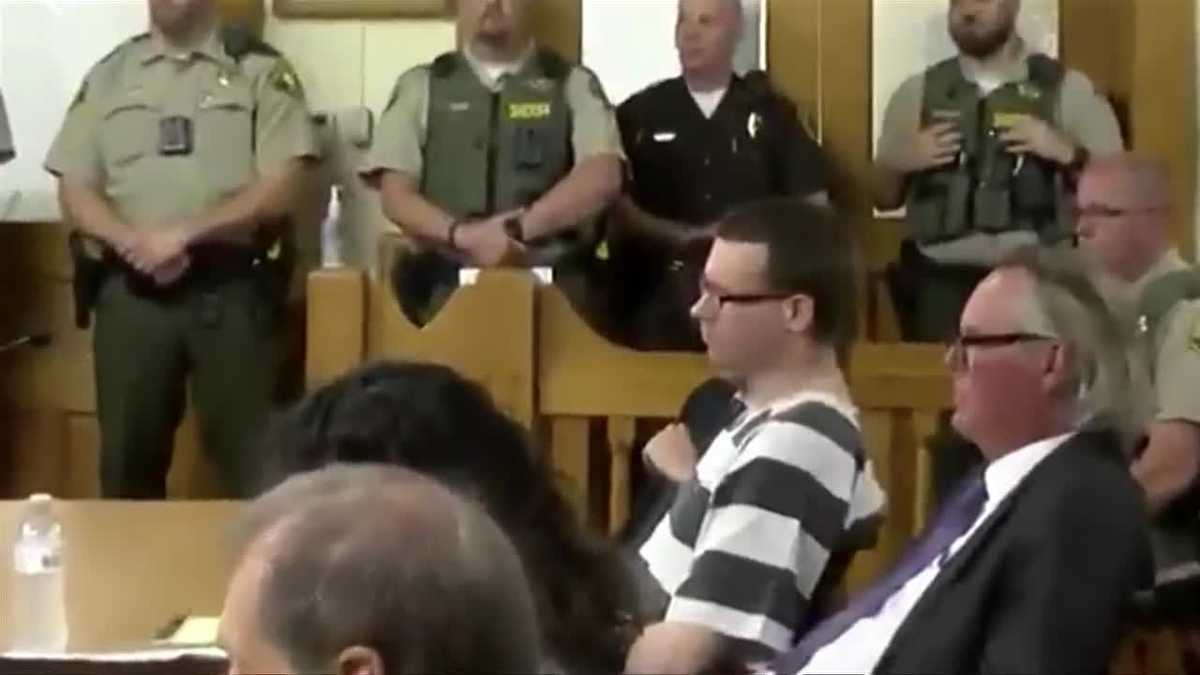 Iowa man who killed trooper asks for new trial before sentencing