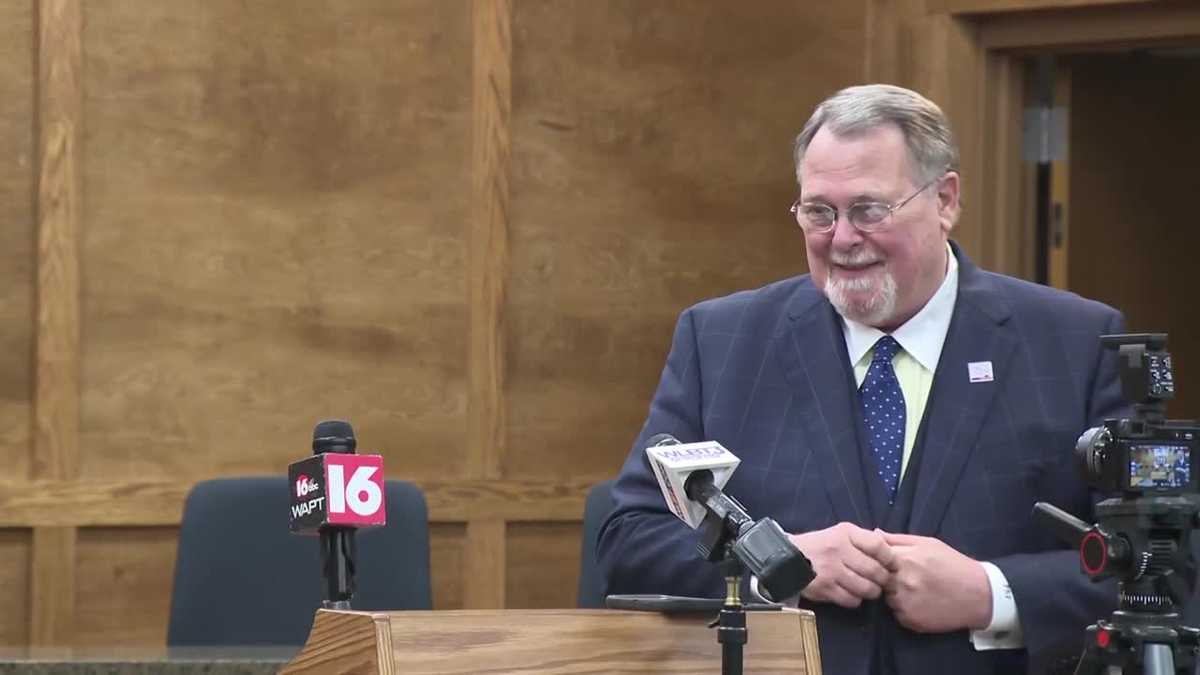 Clinton Mayor Phil Fisher to retire from public office