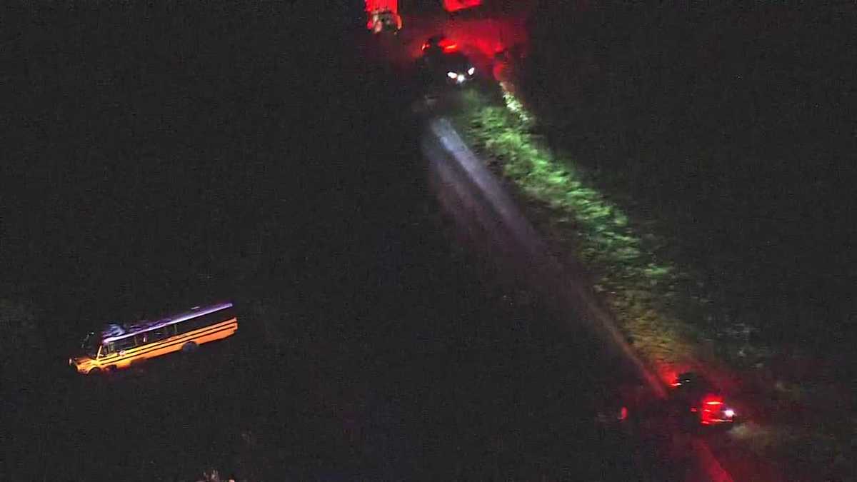 Boutique sells 'Bulldog Strong' shirts for Minco softball team