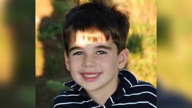 Conspiracy theorist ordered to pay Sandy Hook father $450,000 for ...