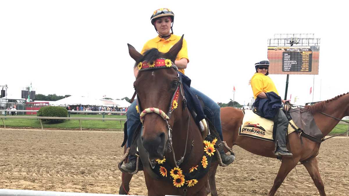 Photos: 142nd Preakness in Baltimore, Maryland