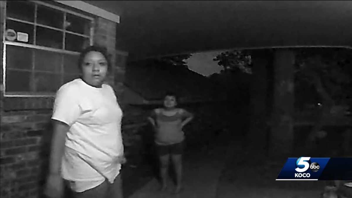 Burglars caught on camera breaking into Bethany home Burglars caught on camera breaking into Bethany home