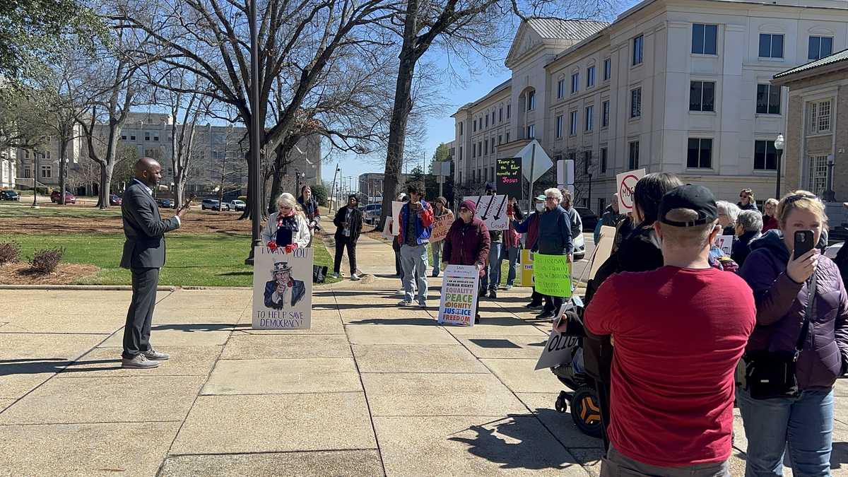 Protesters gather at Mississippi Capitol on Presidents' Day