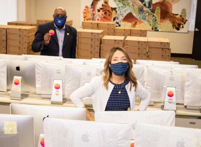 SCAD donates 160 computers for Savannah Chatham students to learn online