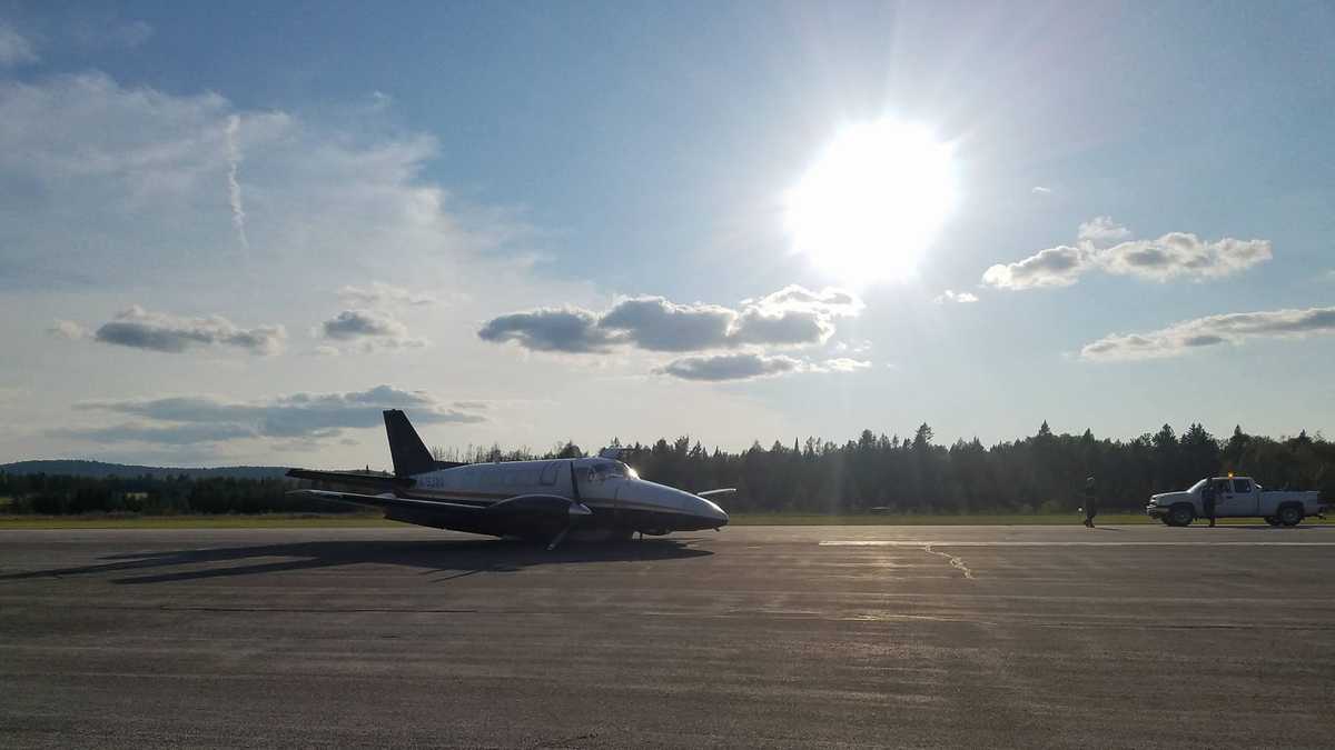 Plane carrying mail makes belly landing at Maine airport