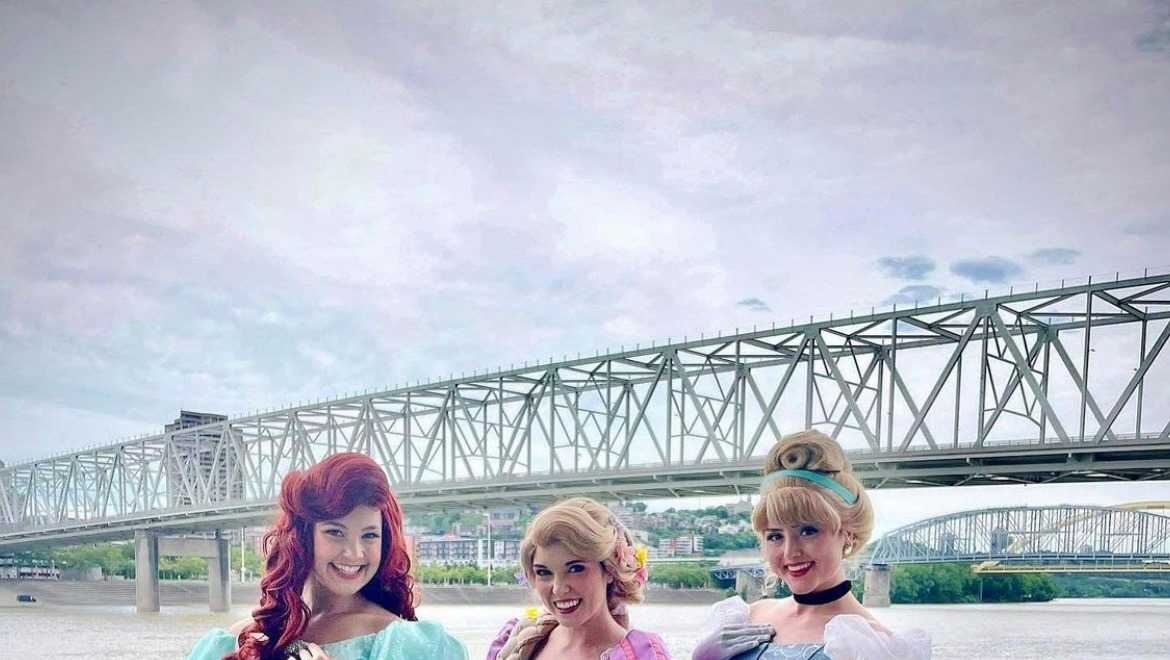 Treat your little one ahead of holidays to a royally-themed princess ...