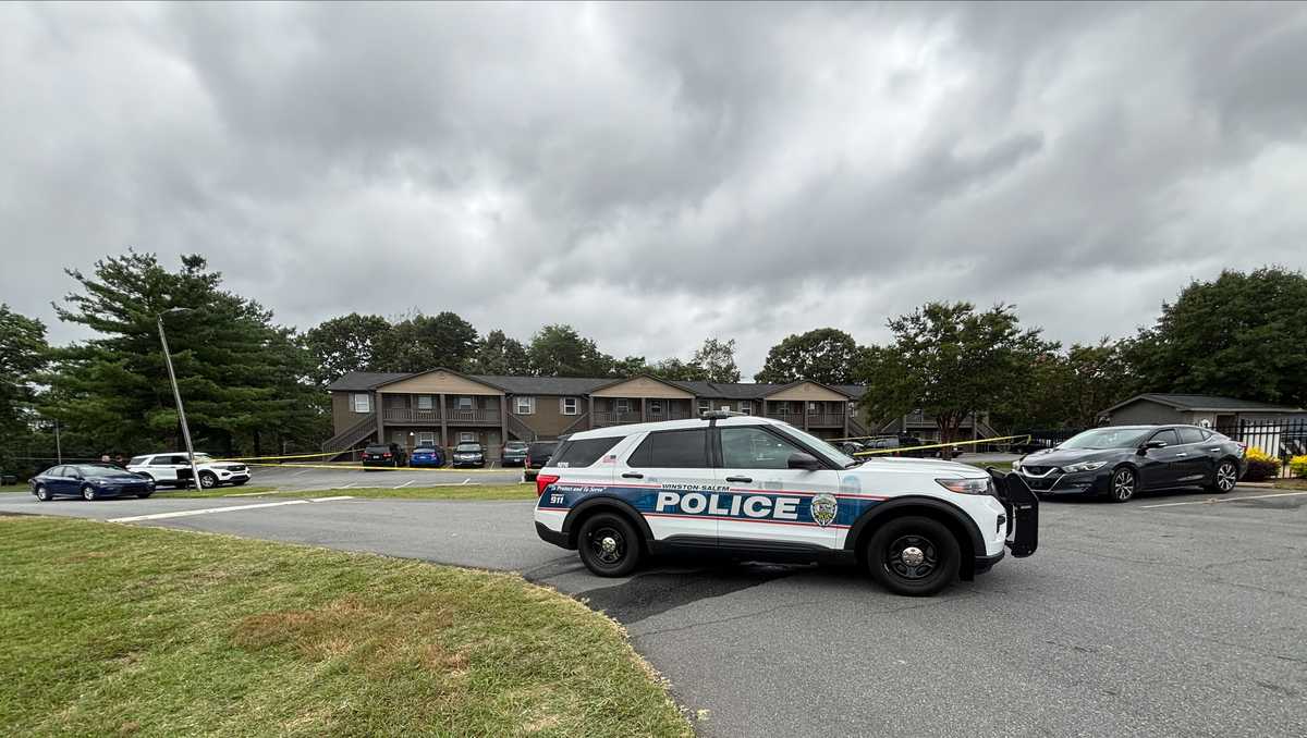 Police investigate overnight apartment shooting; Heavy police presence ...