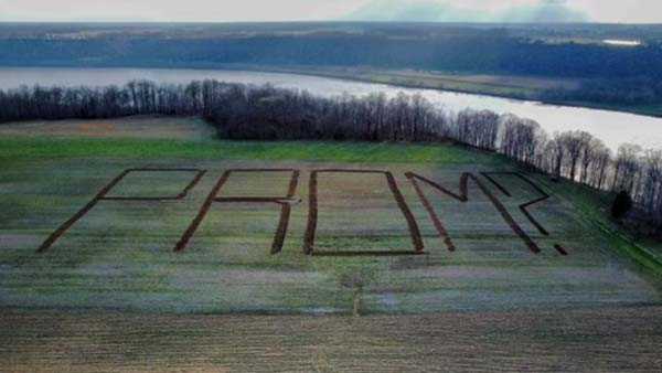 High school student uses tractor skills for unique 'promposal'