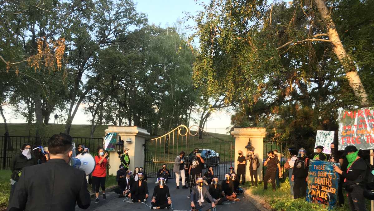 Protesters gather outside Gov. Newsom's home, demand release of inmates