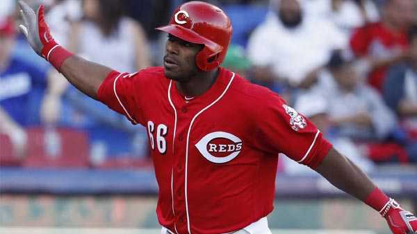 Reds' Yasiel Puig homers in 1st at-bat back in Dodger Stadium