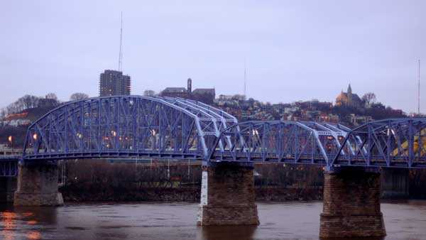Purple People Bridge could get vibrant new paint job