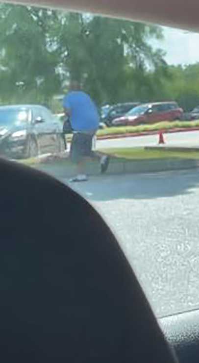 South Carolina: Older woman purse snatching at grocery store