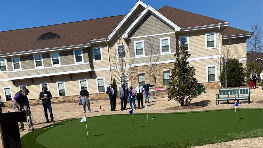 Donations help bring putting green to one Alabama Veterans Home
