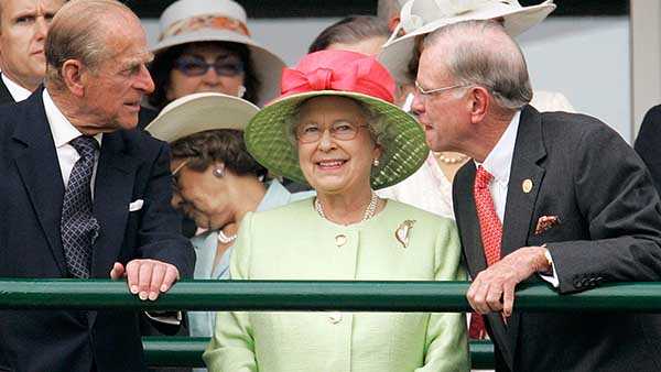 ARCHIVES: In 2007, Kentucky Derby's special guest was Queen Elizabeth