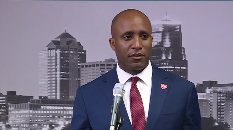 Kansas City Mayor Quinton Lucas marries longtime girlfriend, welcomes ...