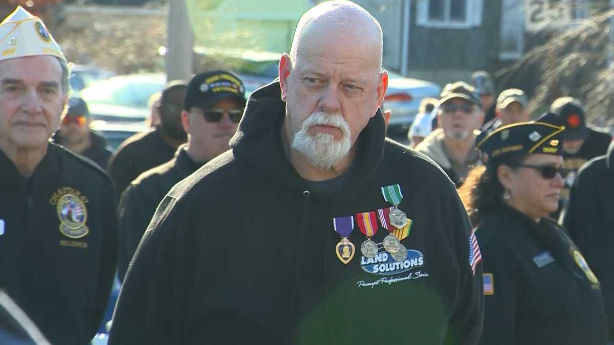 Watch: Vietnam veteran surprised with medals, Purple Heart