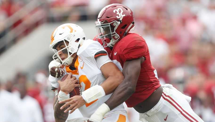 Titans trade up 3 spots for Alabama linebacker Rashaan Evans