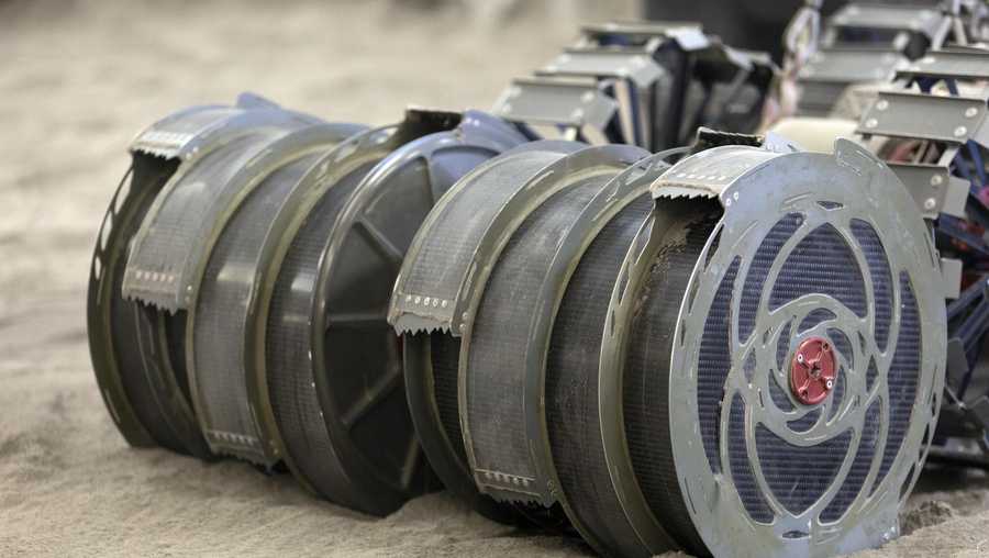 NASA seeks help designing robot to dig on moon