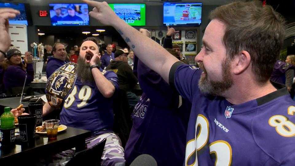 Fans turn out for Ravens Playoffs Purple Friday Fuel-Up