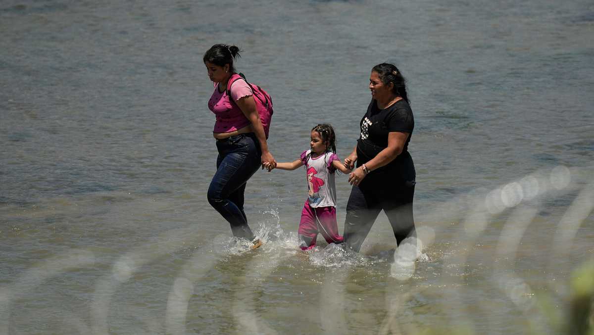 Judge Blocks Biden Admins Border Policy Limiting Asylum